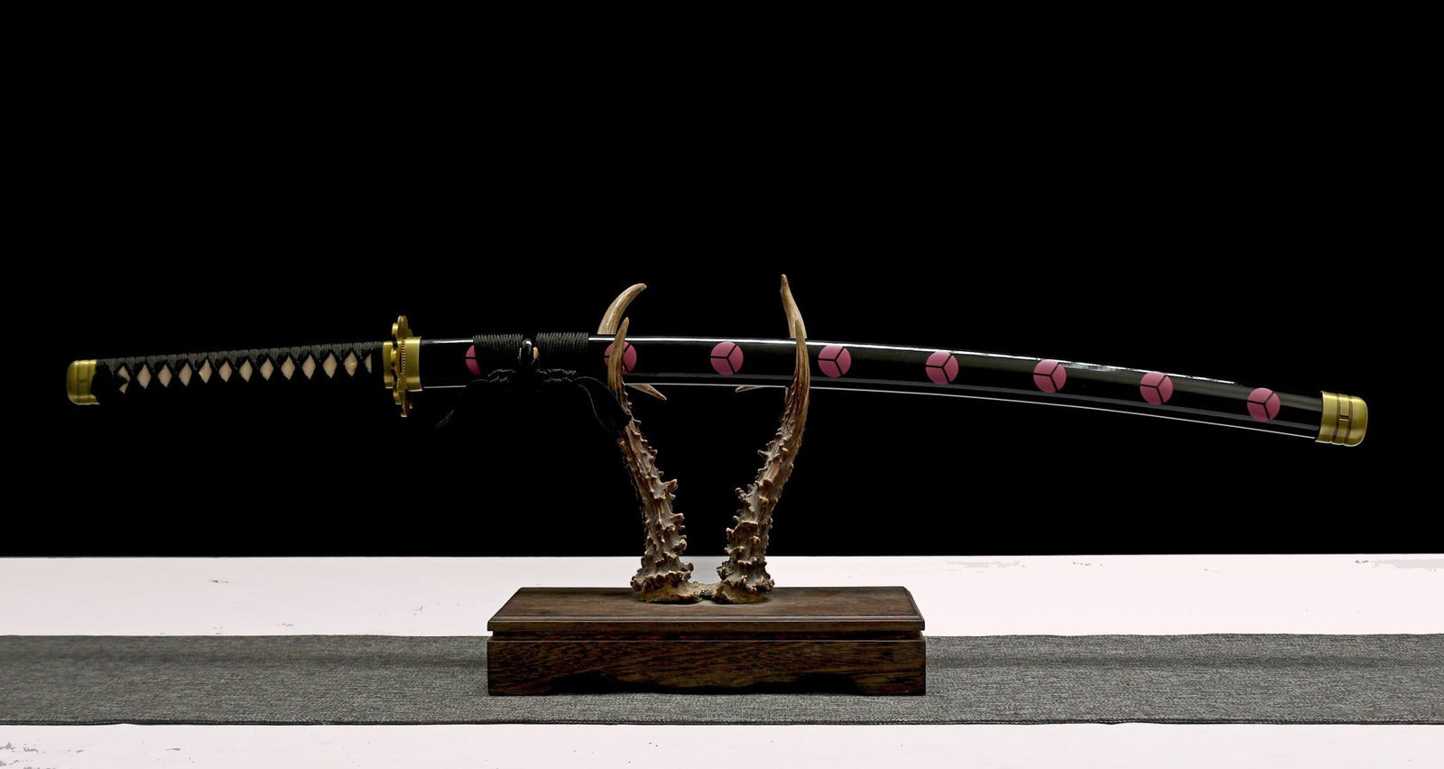 Shusui Sword - Roronoa Zoro Black Blade Katana | One Piece Replica